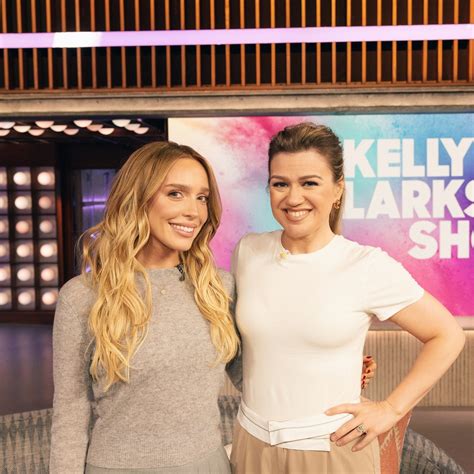 The Kelly Clarkson Show Today On Kelly Catch Daisyridley And Alexandracooper Of