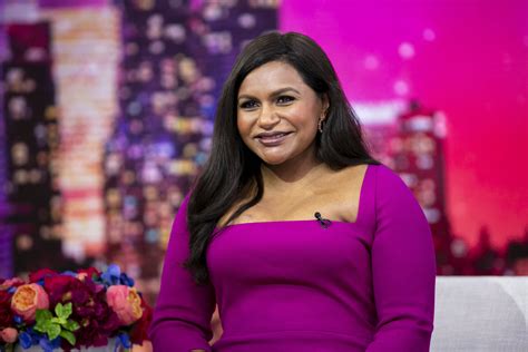 100 Mindy Kaling Wallpapers