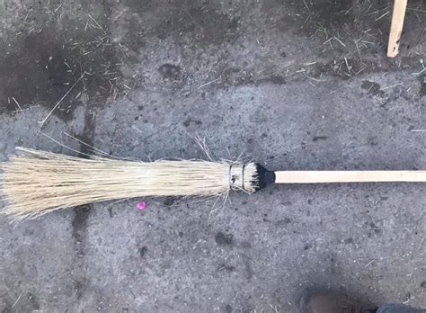 Баатар Монгол дэрсэн шүүр Урт 160см Үнэ 8000 төгрөг