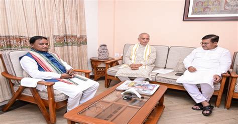 Puri Gajapati Maharaja Meets Odisha Cm Mohan Majhi