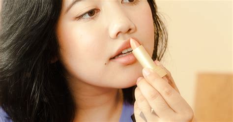 How To Apply Lip Gloss Lipstick Liner Tutorial Videos