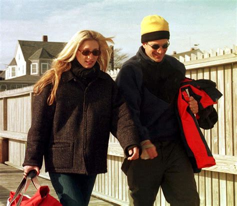 Photos Of Carolyn Bessette Kennedys Style Through The 90s Wwd