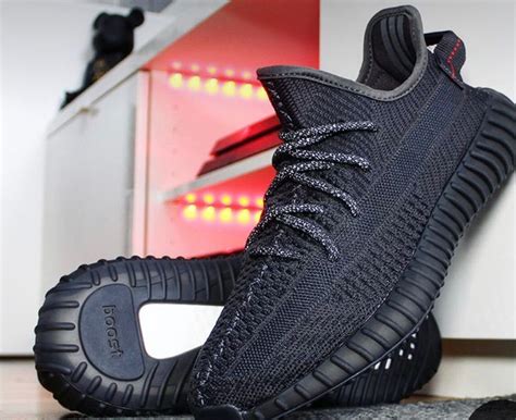 Static Reflective Black Running Shoes Streetwear Trainers