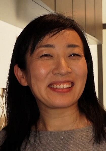 若い甥っ子のキスに欲情した叔母さんのオナニーを目撃！！昼下がりの情事に乱れる清楚な人妻 Av女優アダルト動画