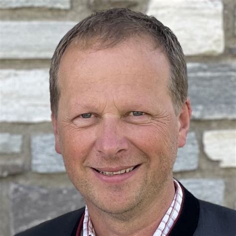 Orf Christian Persch Will Drei Monate Nach Dem Tod Seiner Frau An Ihrem Marterl Blumen