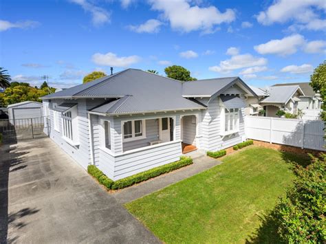 Nathan Mooney Agent Website