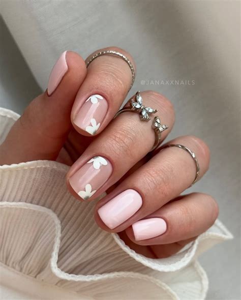 24 Christmas Nail Ideas To Try For Your Merriest Mani Yet Lux Luna