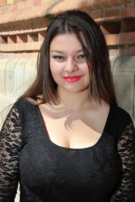 Busty Brunette They Look Heavy Rwomentightoutfits