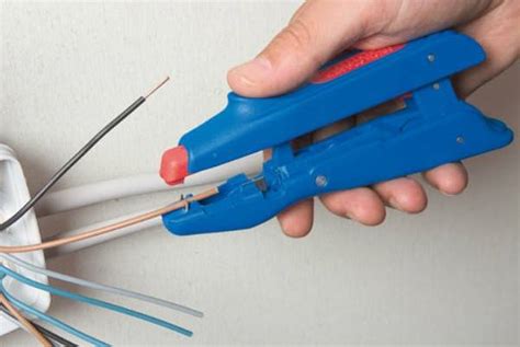 Как зачистить провод от изоляции