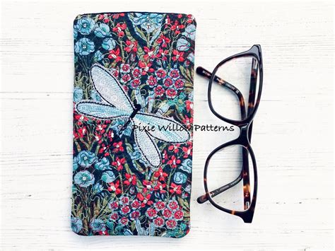 Ith Glasses Case With Dragon Fly 5x7 One Hooping Machine Embroidery