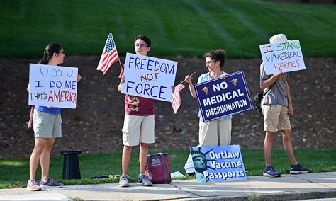 Crunchy Moms Independent Doctors Are Aligning With The Right