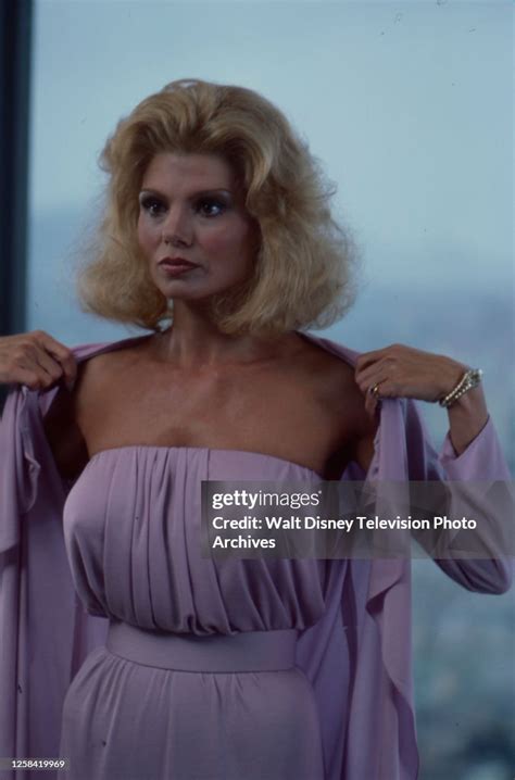 Loni Anderson Appearing In The Abc Tv Movie My Mothers Secret Life