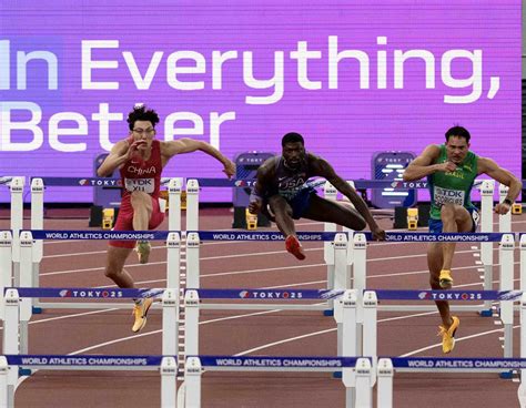 Top 10 Us Male Athletes Of The Year 2025 5 1 Runblogrun