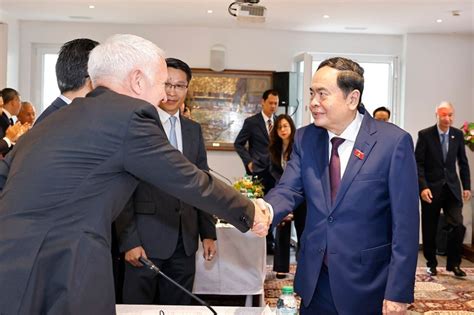 越南国会主席陈青敏出席越南国际金融中心建设、运营座谈会【组图】 Nhan Dan Online