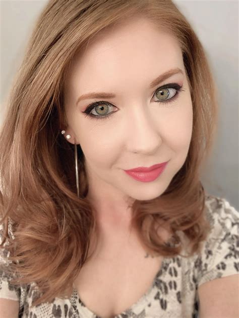 Tell Me Whatcha Think About This Old Selfie 38f 💚💚 Scrolller