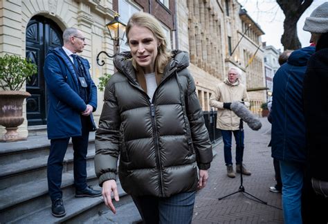 The Guardian Spreekt Minister Boekholt Osullivan Tegen Over