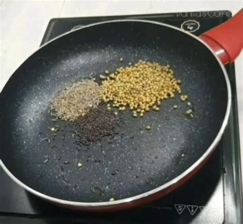 Padengi Batata Gassi Sprouted Green Gram And Potato Curry Vanitas Corner