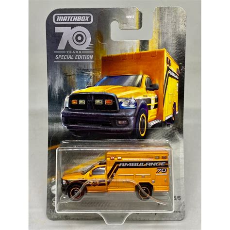 Mbx Matchbox 2019 Ram Ambulance Orange Moving Parts Emergency Rescue