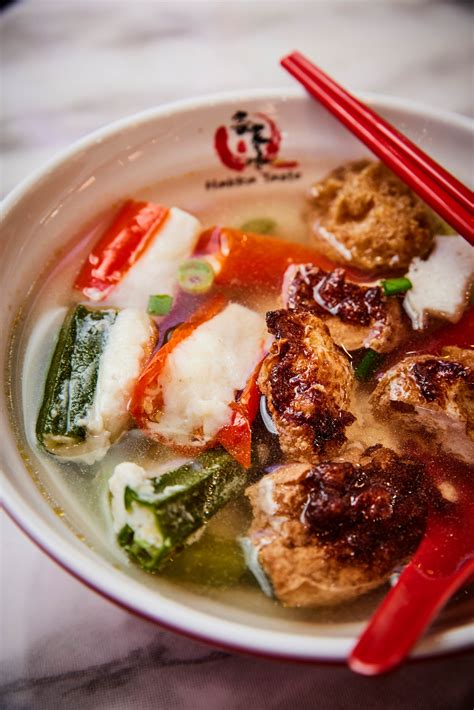 3rd Gen Hawker Sells Hakka Mee Yong Tau Foo Under Cctv Supervision By