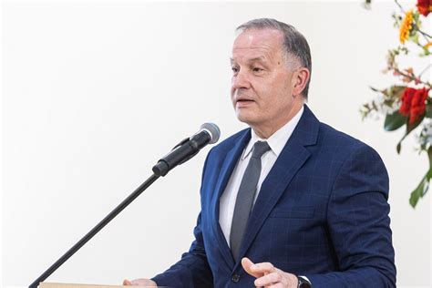 Panevėžio Rajono Meras A Pocius Sveikina Su Motinos Diena