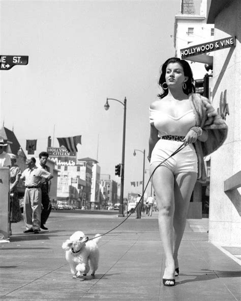 Joan Bradshaw Walking Her Poodle Fifi On Hollywood And Vine 1957 🖤🐶 📷
