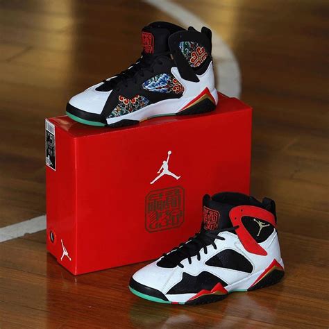 Air Jordan 7 China VỚi Hoa VĂn NỔi BẬt CỦa CỐ Cung Ở BẮc Kinh
