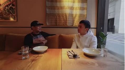 Raditya Dika Bersantap Di Restoran Indonesia Bernama Toba Di Pusat Kota