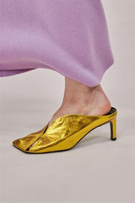 Jil Sander At Milan Fashion Week Fall 2022 Fashion Shoes Funky Shoes