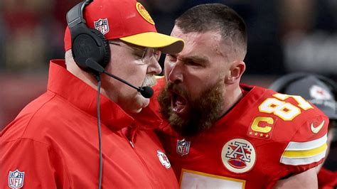 Travis Kelce Caught Yelling At His Coach Instantly Becomes A Meme Mashable