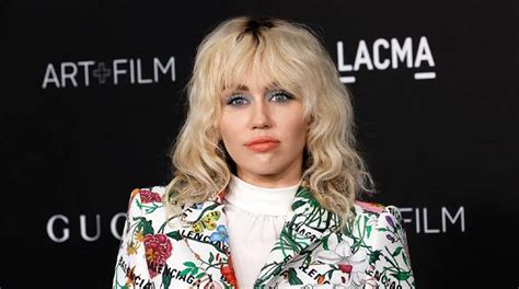 Miley Cyrus Stands With Victims Of La Fire My Soul Aches