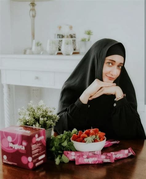 10 Potret Terbaru Nia Paramitha Makin Imut And Anggun Di Usia 41 Tahun