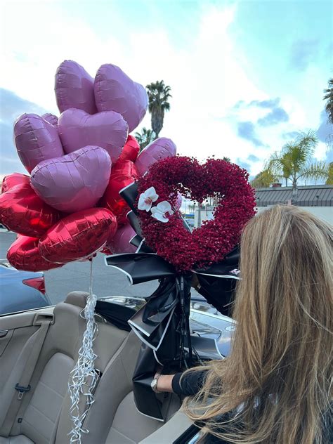 Heart Shape Bouquet Hanis Flower Design