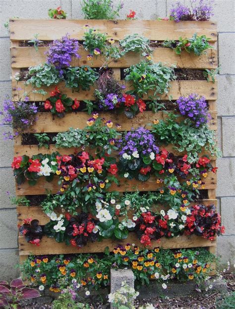 Pallet Flower Garden Larger Planter Pallets Can Double As Vertical