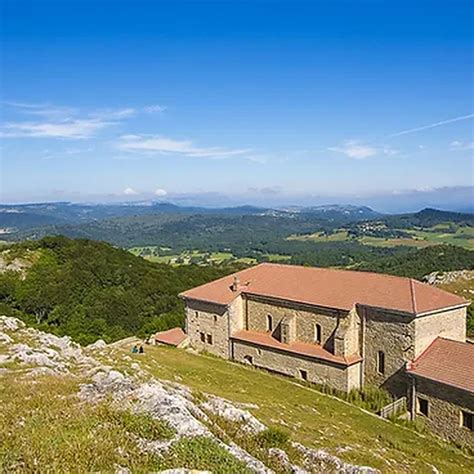 Una De Las Rutas Más Impresionantes De Aragón Pasarelas Sobre Un Río