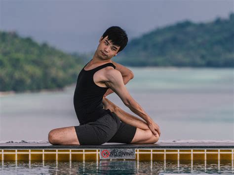 Charlie Yoga สอนโยคะตัวต่อตัวออนไลน์ ฟรีแลนซ์รับสอนคลาสโยคะ Lesmills