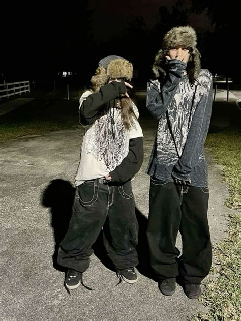 Pin By Pattie Wiza On Grunge Outfits Grunge Outfits Baggy Outfit