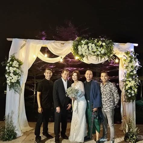 Gwen Priscilla And Dedey Risjad Wedding Photos Romantic In Malang