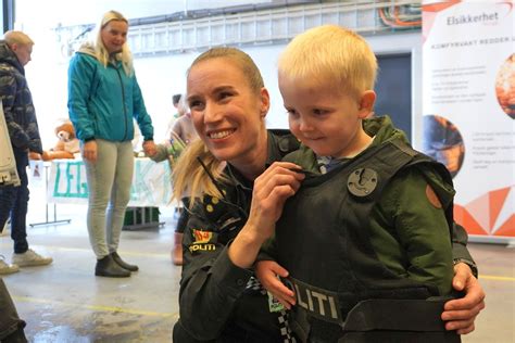 Axel Blei Polstra Av Politiet