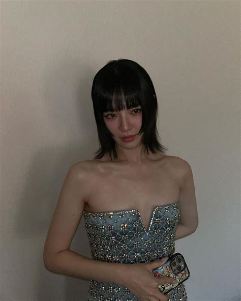 박규영 오프숄더로 뽐낸 어깨라인치명적 섹시함