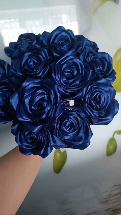 Троянди з стрічки Youtube