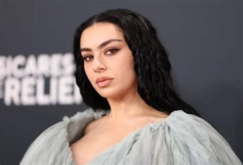Charli Xcx Biography Age Height Husband Relationship Net Worth And