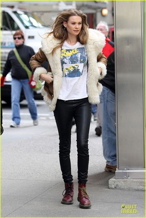 Behati Prinsloo Hawaii Five O Guest Star Photo 2752197 Behati Prinsloo Photos Just