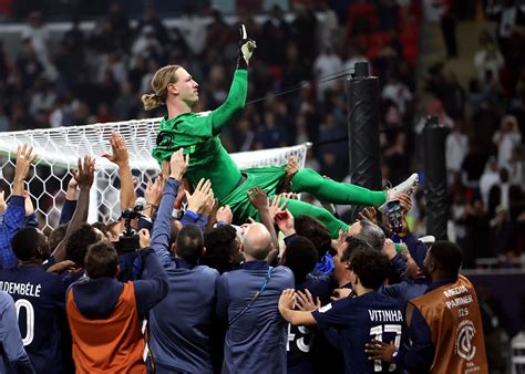 Quatro Defesas Para Chegar Aos Seis Troféus Safonov Brilha E O Psg