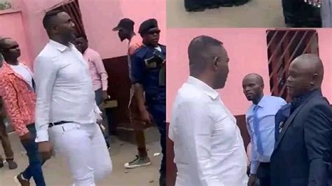 La Tenue Portée Par Le Pasteur Gode Mpoyi Fait Jaser La Toile