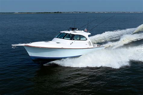 2023 Henriques 42 Express Hardtop Yachts360