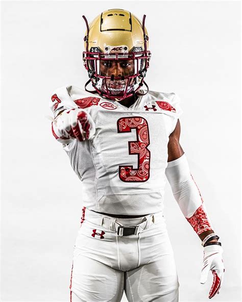50 Football Photoshoot Ideas Football Football Poses Sports Graphic