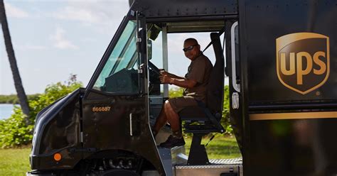 Ups Needs Seasonal Workers And Will Pay Up To 30 Per Hour