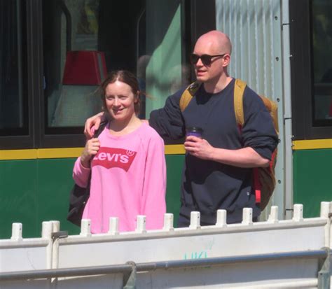 Elena Leeve Ja Teppo Airaksinen Kuumat Suudelmat Helsingissä Seiska