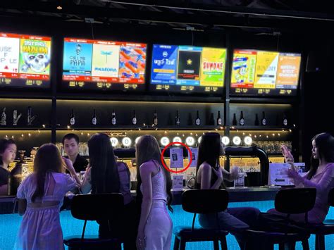 Brewave ให้ทีมงานถ่ายป้ายหน้าบาร์ ถ่ายแบบนี้ใครจะไปเห็น 🤨