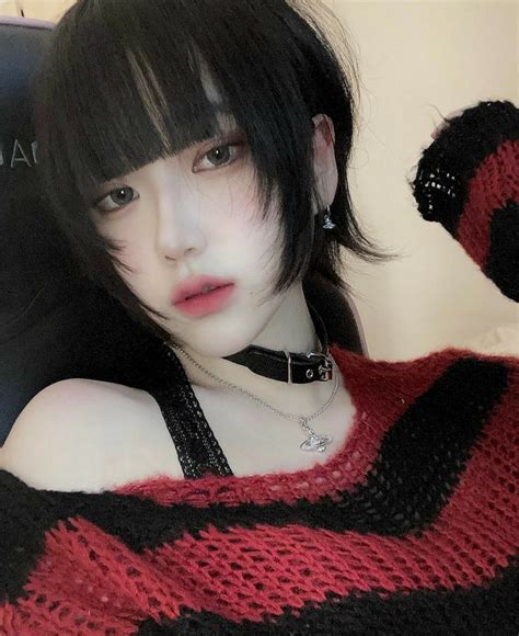 People에 있는 Tata님의 핀 샤기컷 짧은머리 헤어컷 빈티지 헤어스타일